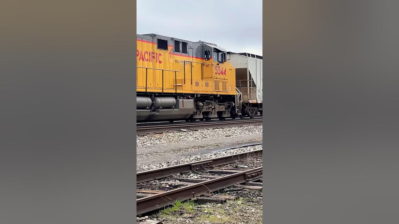 UP 6325 & UP 5544 - YouTube