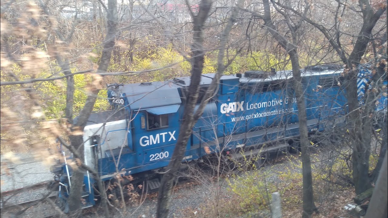 NYC Subway/GATX: Passing GMTX #2200 Leading a Freight Train on the Bay Ridge Branch - YouTube