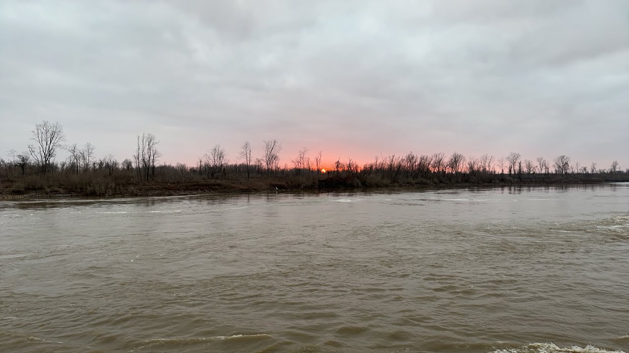 Mississippi River Rising at Lake Providence - YouTube