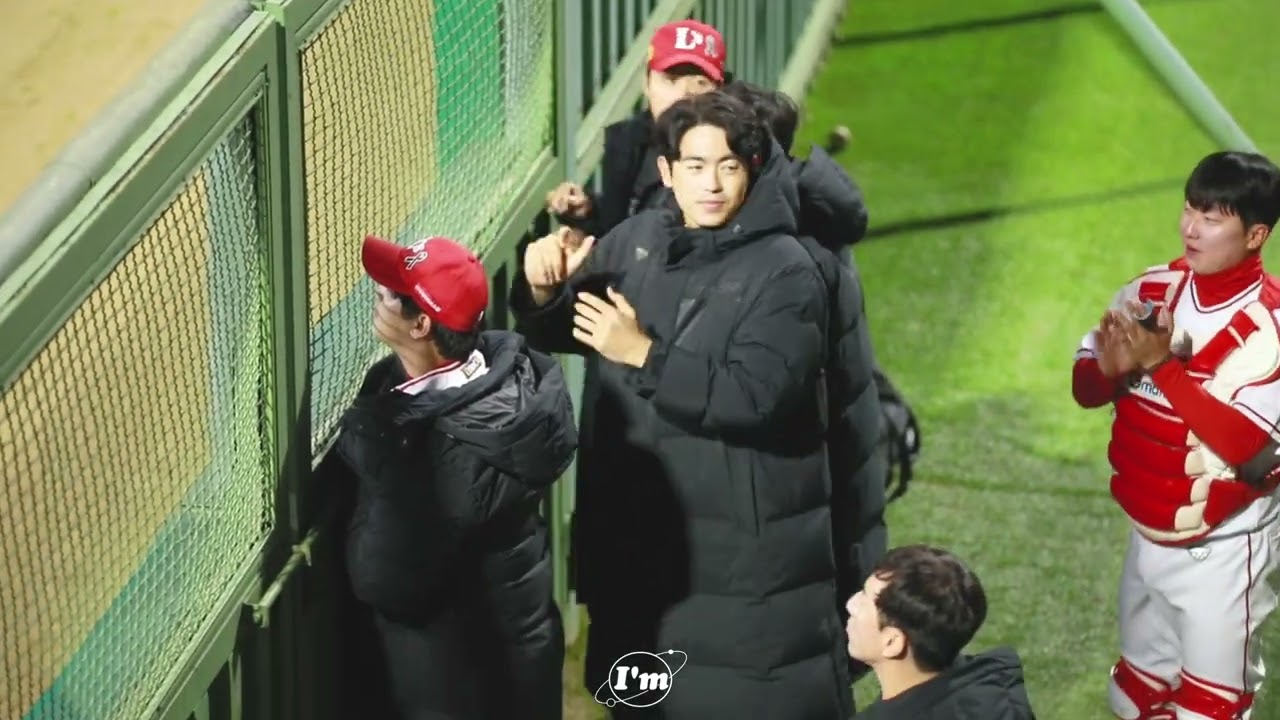 221101 SSG랜더스필드 KS1 불펜 안타+홈런반응 - YouTube