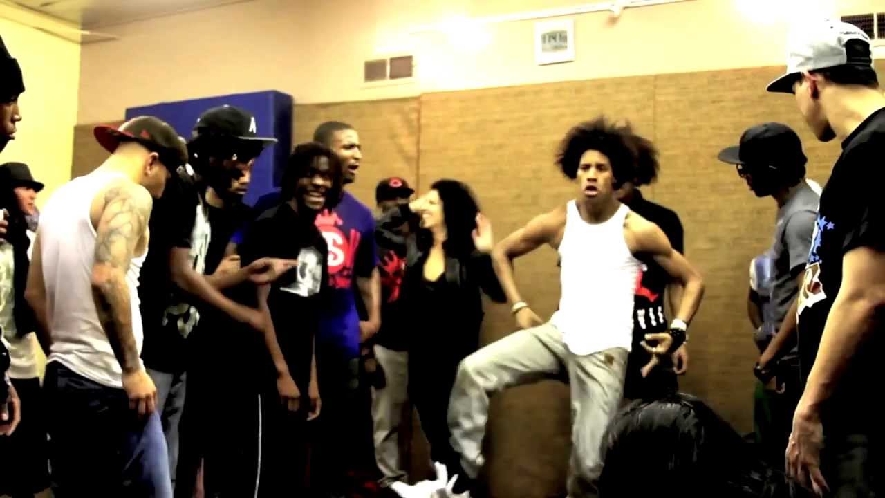 Les Twins (Criminalz Crew) Krumping Montage! 2013 - YouTube