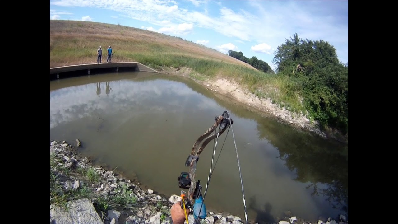 FAIL Bowfishing! - YouTube