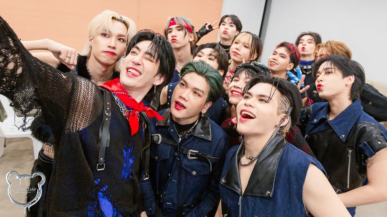 Y2Z Debut Stage | Behind The Scenes - YouTube