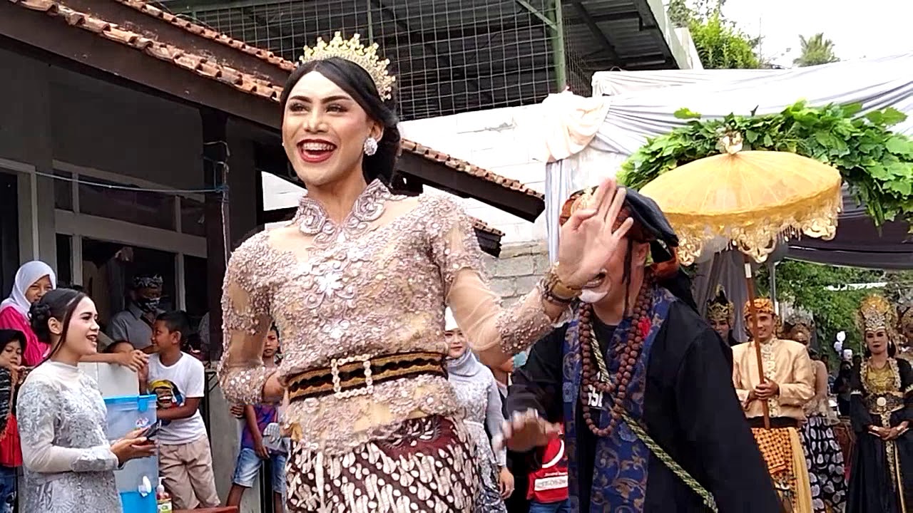 Ibing lengser & Baksa || upacara adat sunda mapag panganten - YouTube