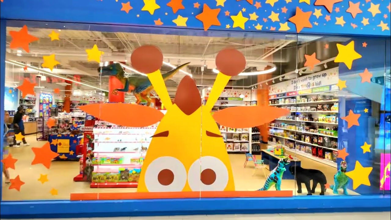 MALL OF AMERICA Toys R Us FLAGSHIP Store! - YouTube