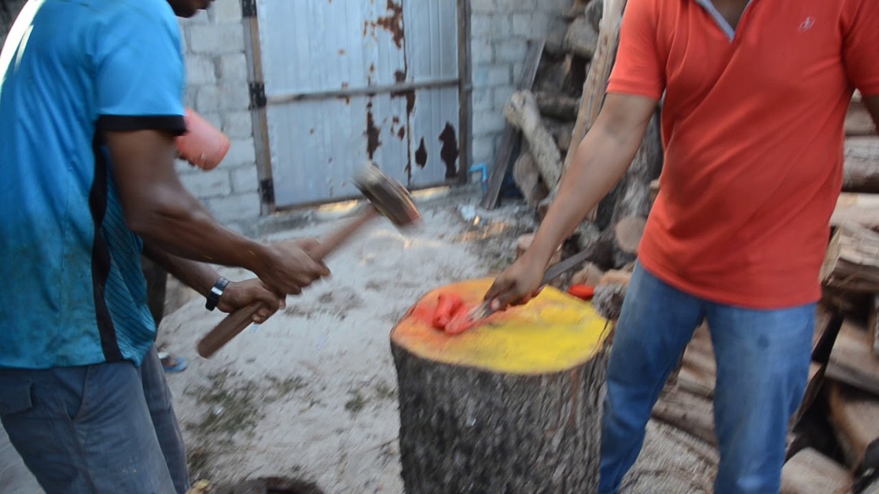 Red Lacquer (The Lacquer Crafts of the Maldives) - YouTube