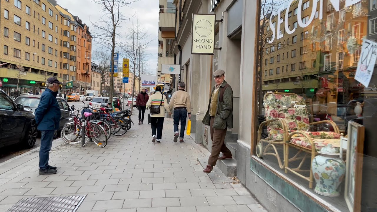 Stockholm Walks: Hornsgatan, Södermalm. Street by Street, relaxing ...