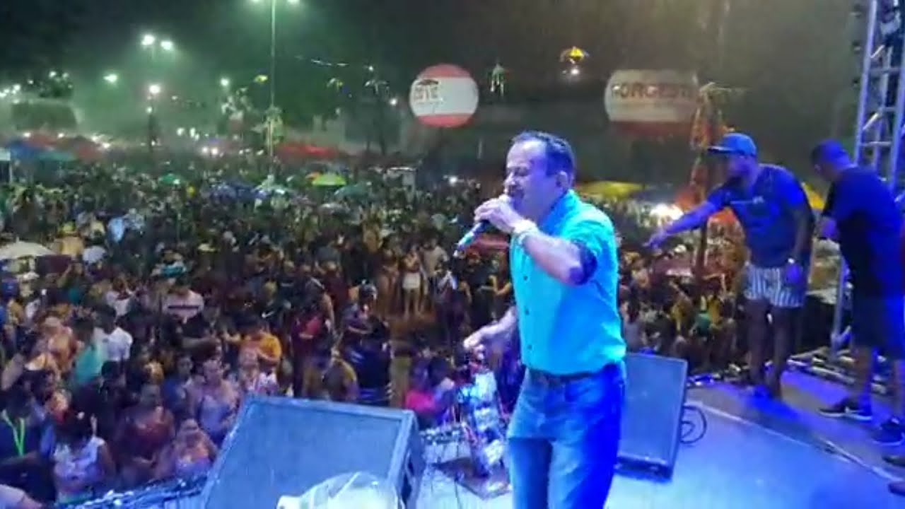 Manoel Gomes Caneta Azul, show com chuva mas levando alegria pra todos ...