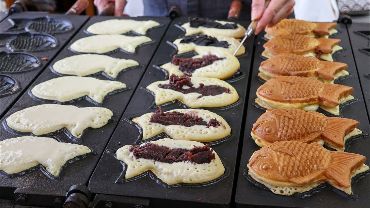 Taiyaki with red bean paste - Japan street food - YouTube