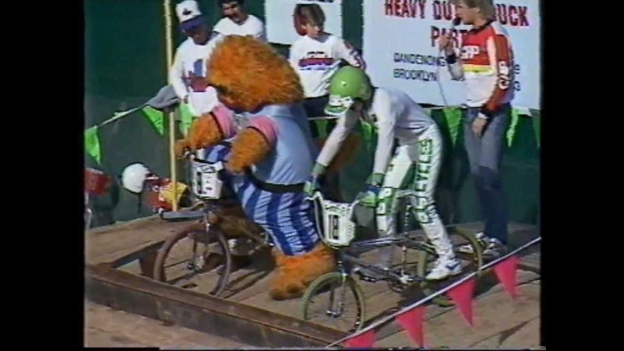 Marty Monster vs JJ in BMX Race - YouTube