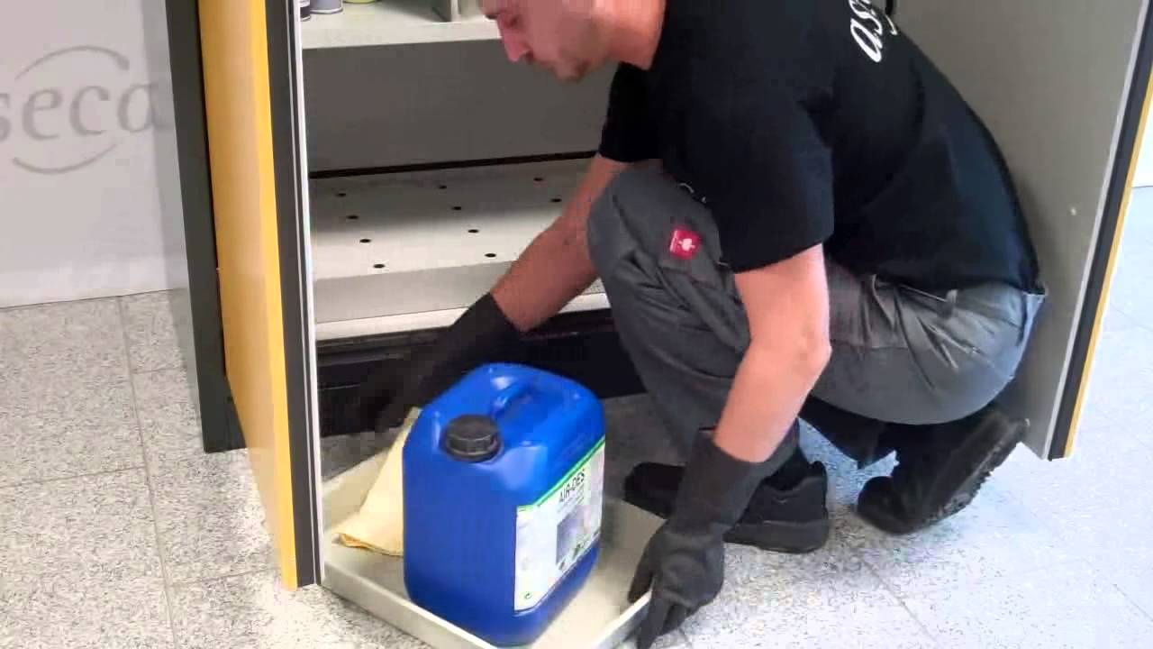 Leaking container (Q-CLASSIC safety cabinet) - YouTube