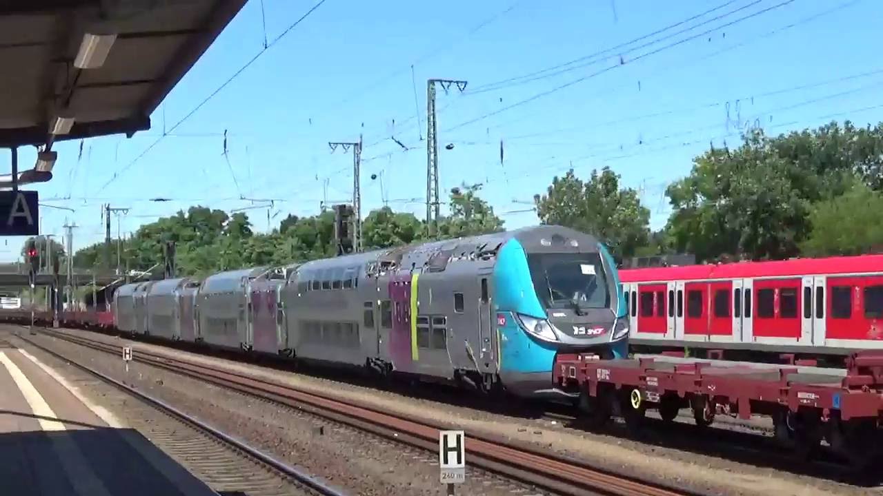 SNCF Doppelstockwagentriebzug Z 56500 (Regio 2N) mit Schutzwagen und ...