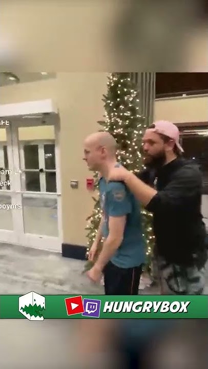 Hungrybox rides Mew2King... - YouTube