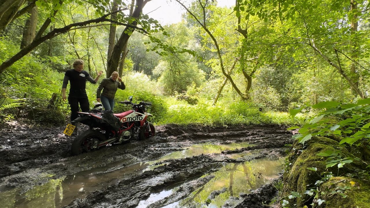 Maja and Lara's UK TET Adventure - YouTube