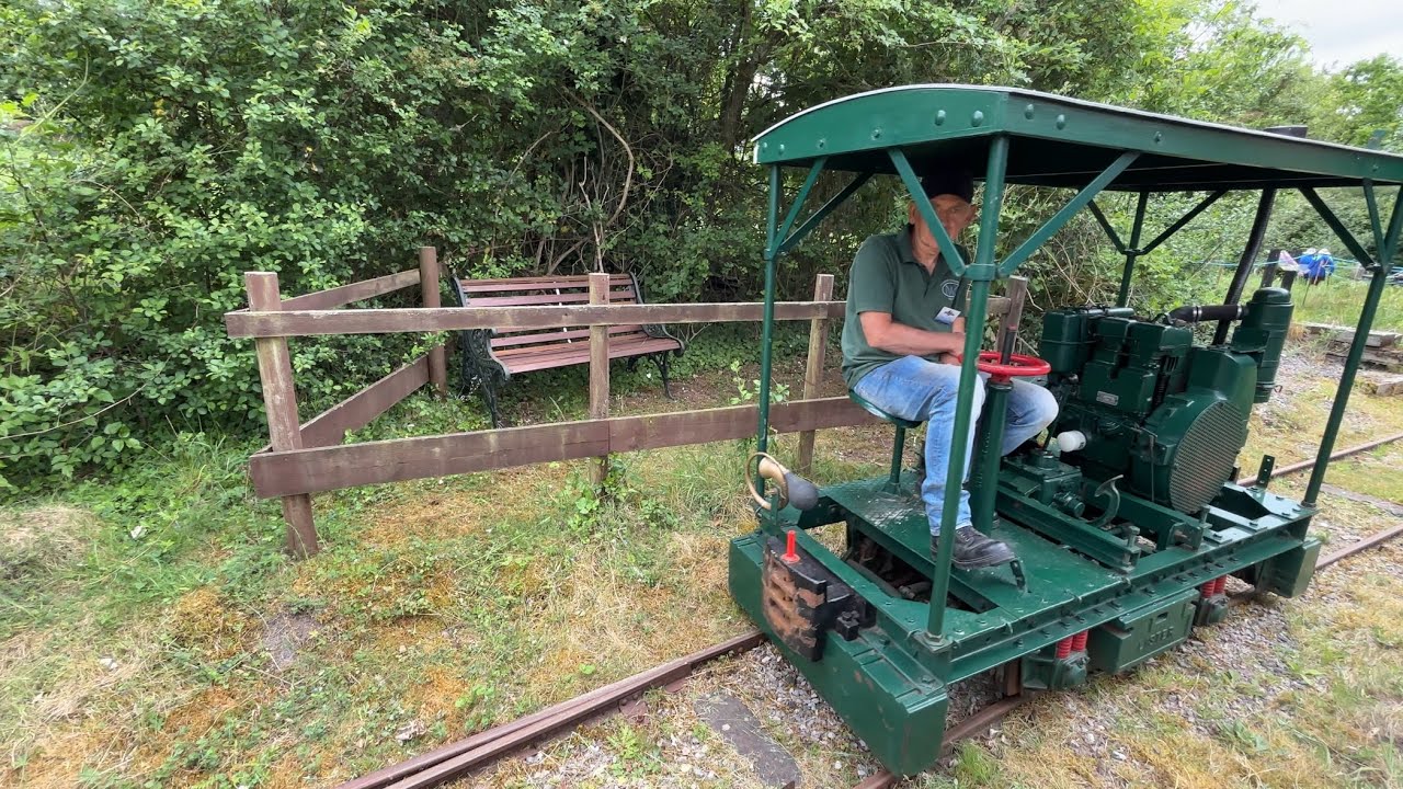 Lister SR2 Diesel Shunter 42494 | Light Locomotive | Twyford Waterworks ...