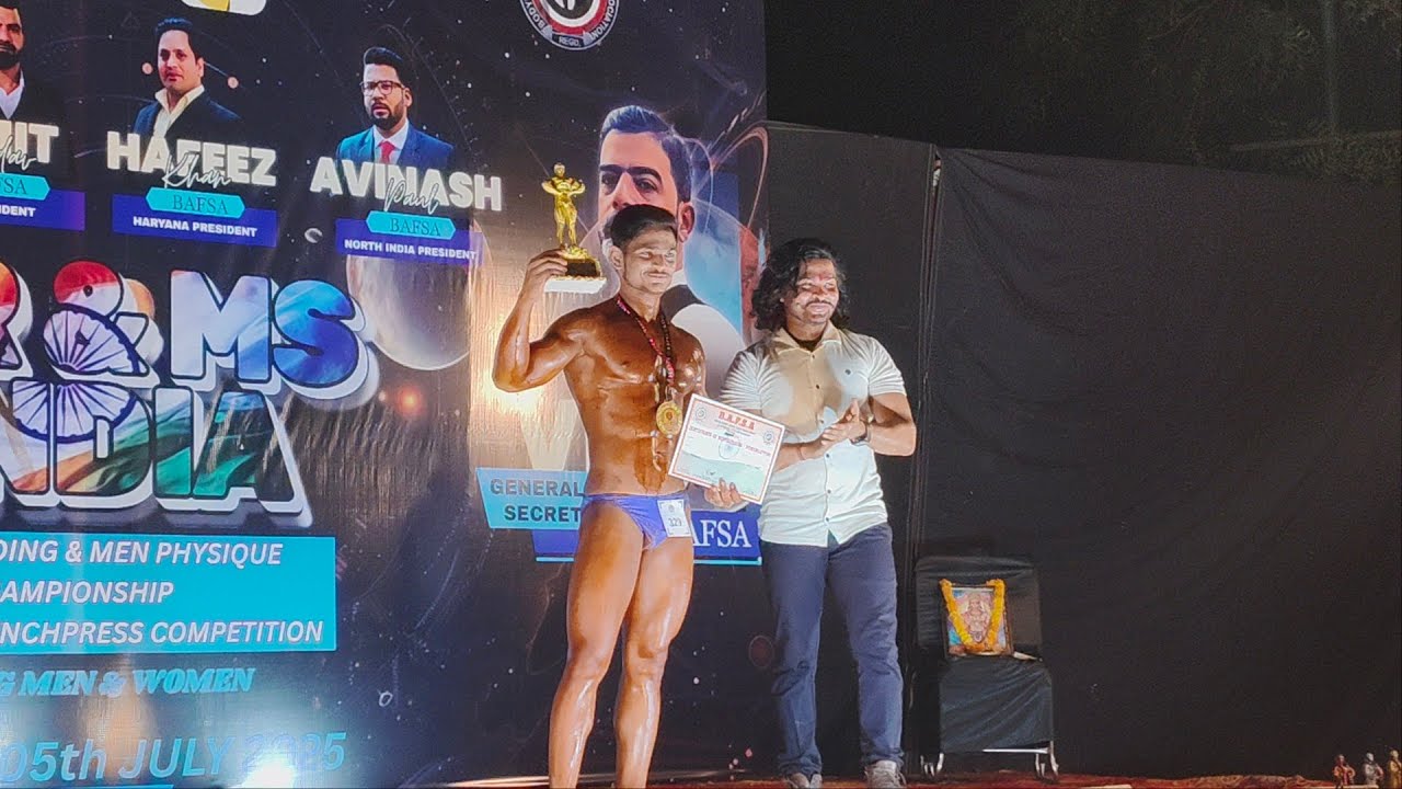 My first natural bodybuilding competition 😉 - YouTube