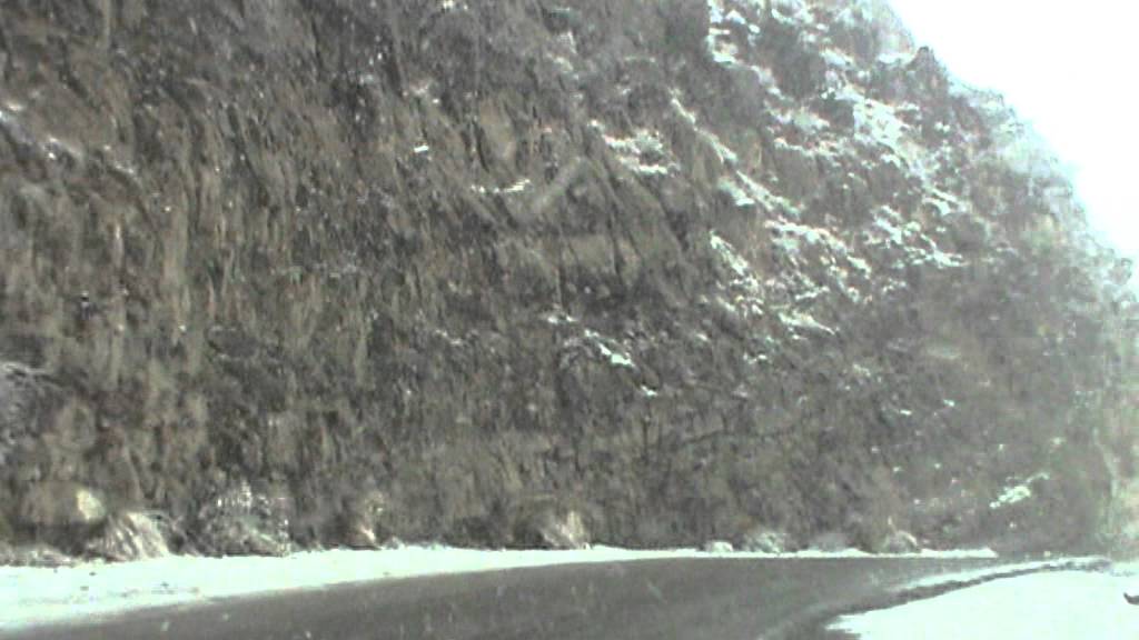 Crossing Bolan pass from Quetta to Sibbi. Snowfall all the way till ...