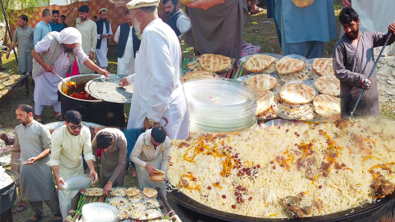 Wedding food in a Beautiful village of Afghanistan | Kabuli pulao ...