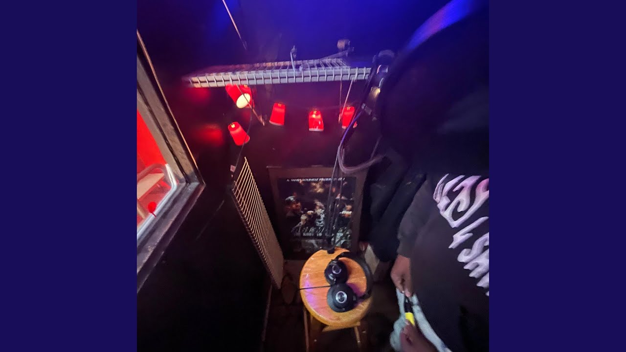 Im on the town (feat. ceokball & Weezy) - YouTube