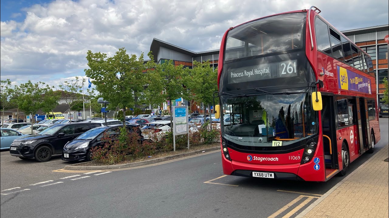 TfL 261 皇家公主大學醫院🏥 ️ 劉易舍姆站🚆 🚌YX68 UTM 11069 與61,161 一共三兄弟 - YouTube