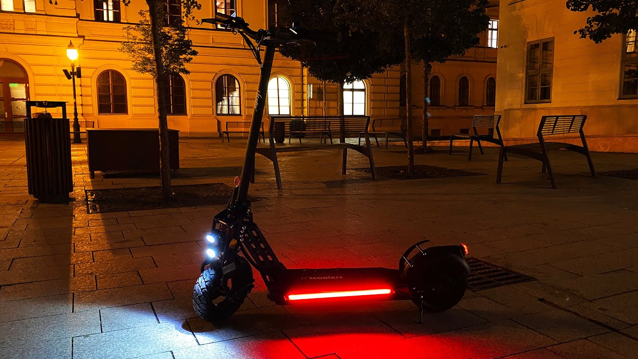 X-Scooters XS04 - First Ride Review - YouTube