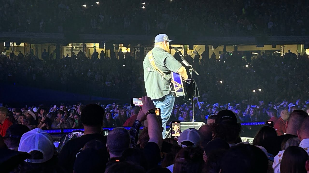 Luke Combs 4/12/2024 - American Family Field - Milwaukee, WI - Better ...