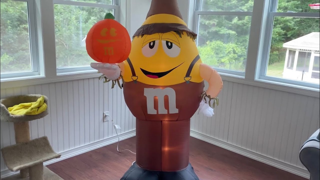 [REVIEW] RARE Gemmy 2013 Scarecrow M&M Inflatable - YouTube