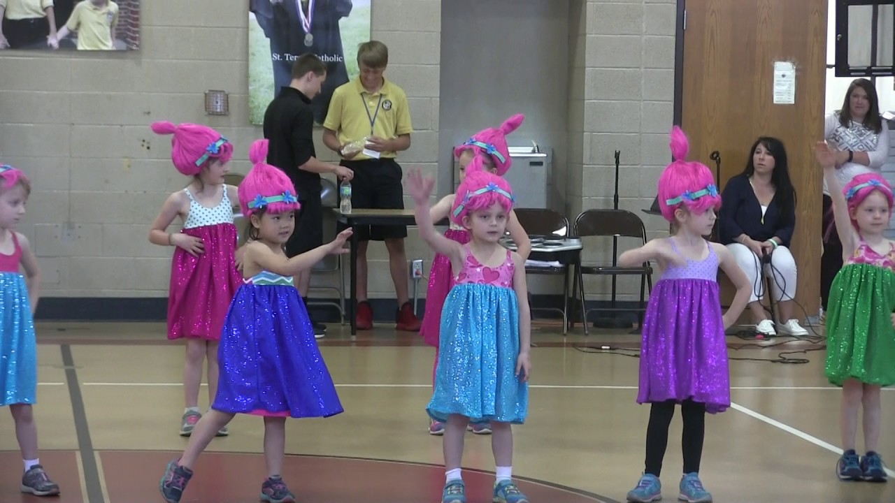 Troll dance at the talent show!! - YouTube