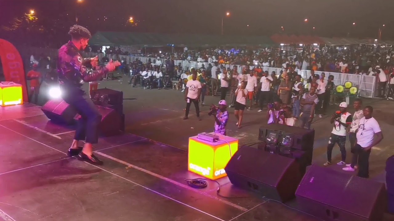 Robinio Mundibu - Live Tour Côte d'Ivoire (07/03/2020) - YouTube