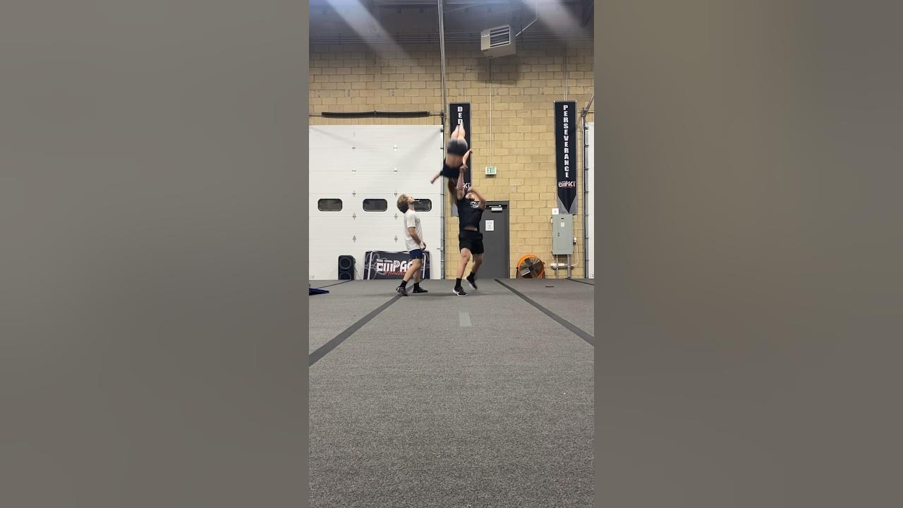 Footwork Stunt Session With Elsa Hassett 🥳 Kadensmedberg Details Minimalsteps Cheer Empact
