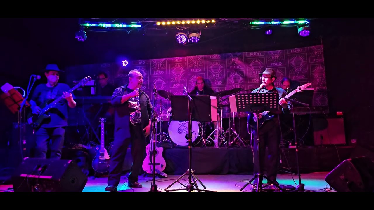 SHEBS en concierto - YouTube