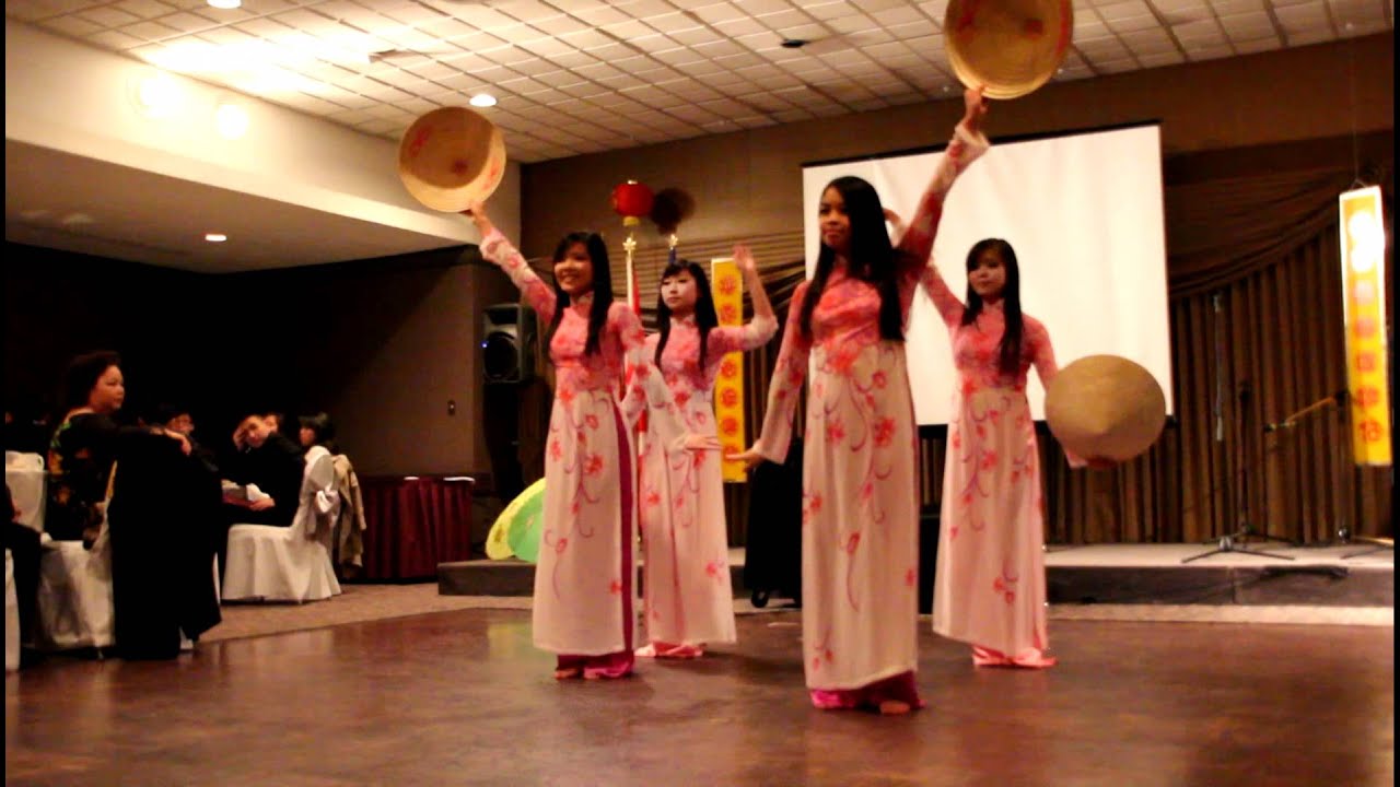 VSA Gala 2011: Traditional Vietnamese Dance - YouTube