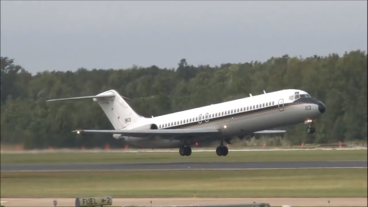 2011 NAS Oceana Airshow - C-9B Skytrain - YouTube