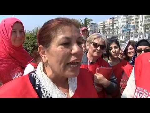 İzmirli kadınlardan sloganlı ‘evet’ kampanyası