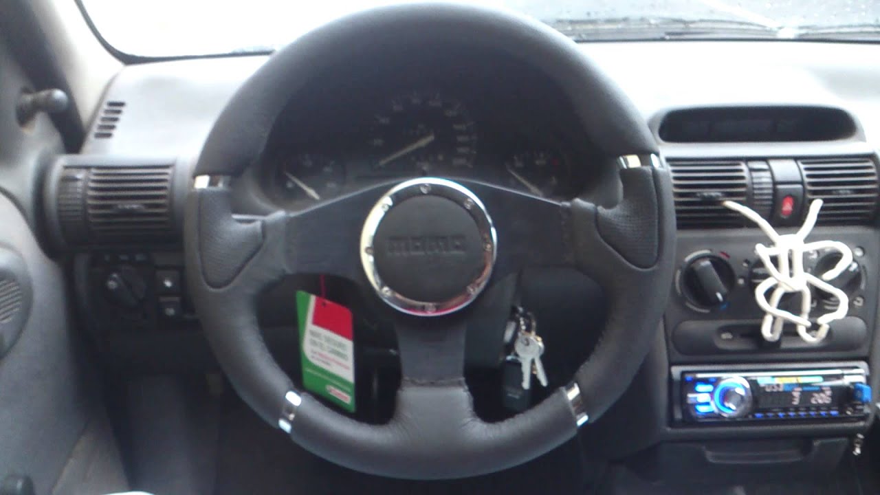 Volante Momo Millenium Negro Cuero 34cm - YouTube