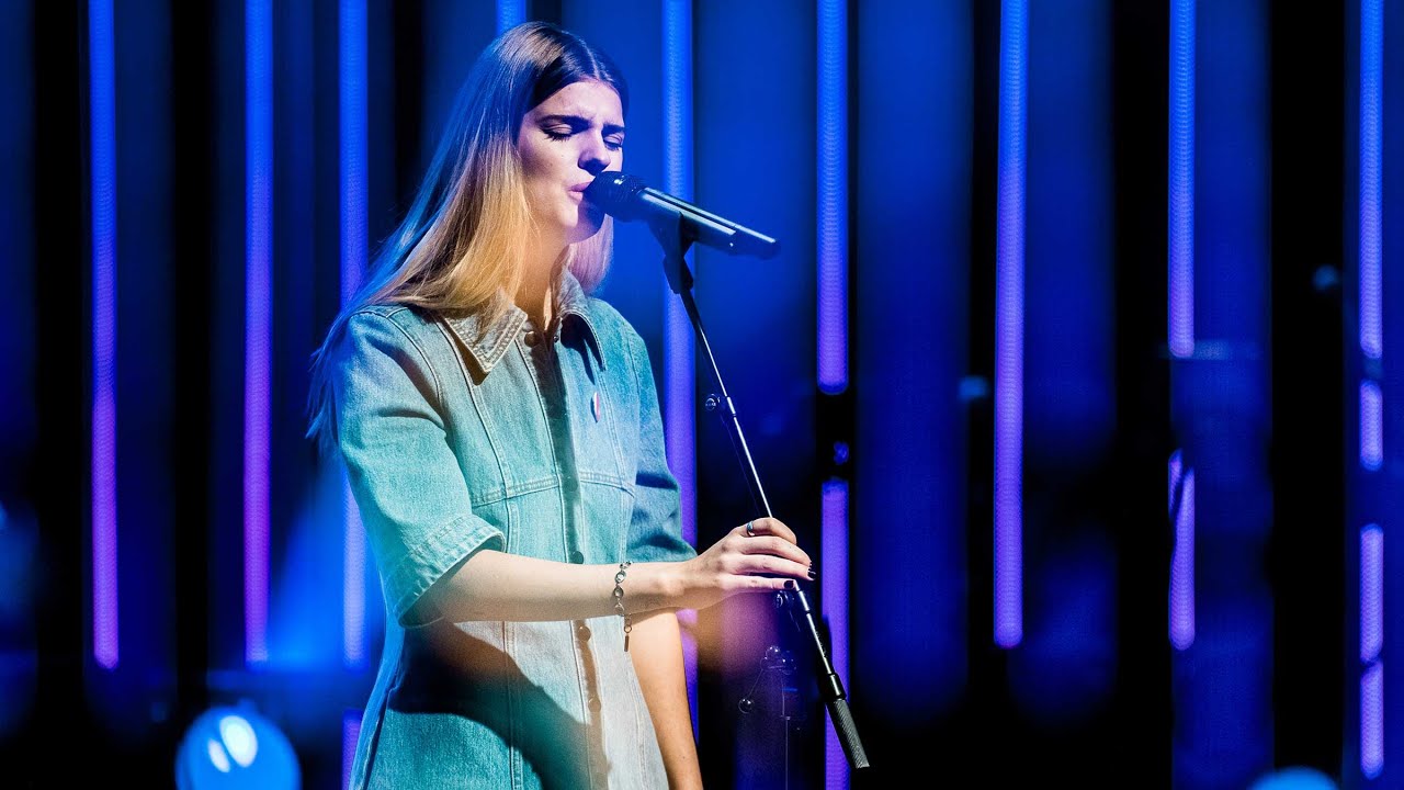 Emma Bale - All I Want | Rode Neuzen Dag 2020 - YouTube