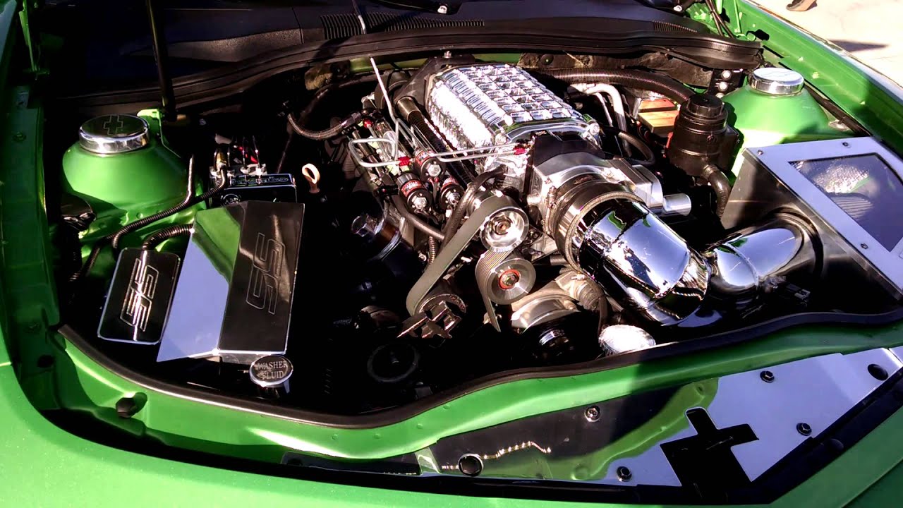 Modded Camaro SS idling - YouTube