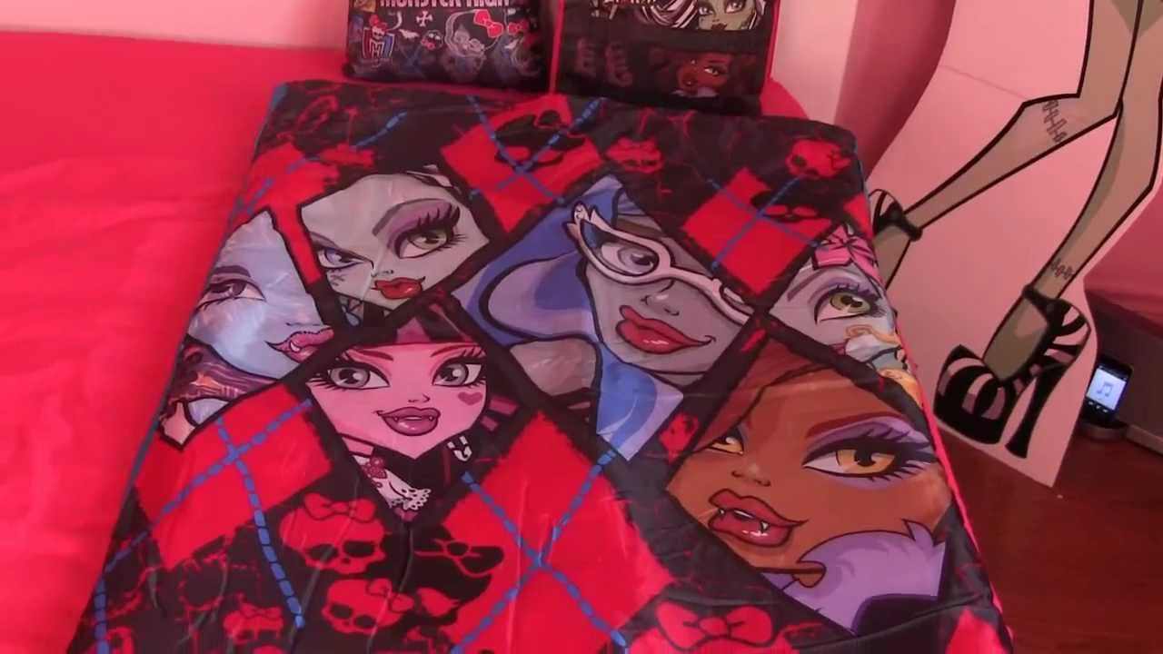 Monster High Slumber Sack and Tote Review!!! - YouTube