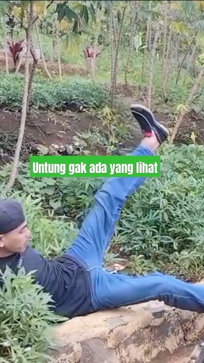 untung gak ada yang lihat🤭 #lucu #ngakak #videoshorts #comedy #komedi #funny #fyp - YouTube