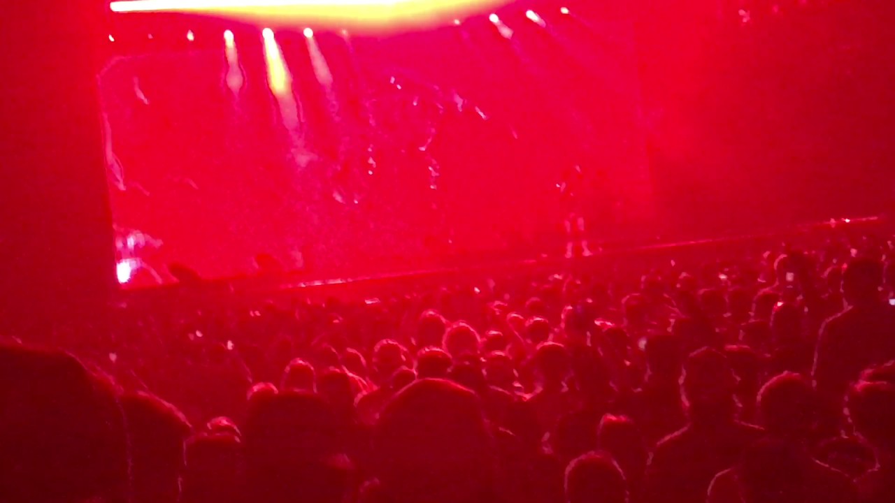 The DAMN Tour Boston: Travis Scott - Intro + The Ends - YouTube