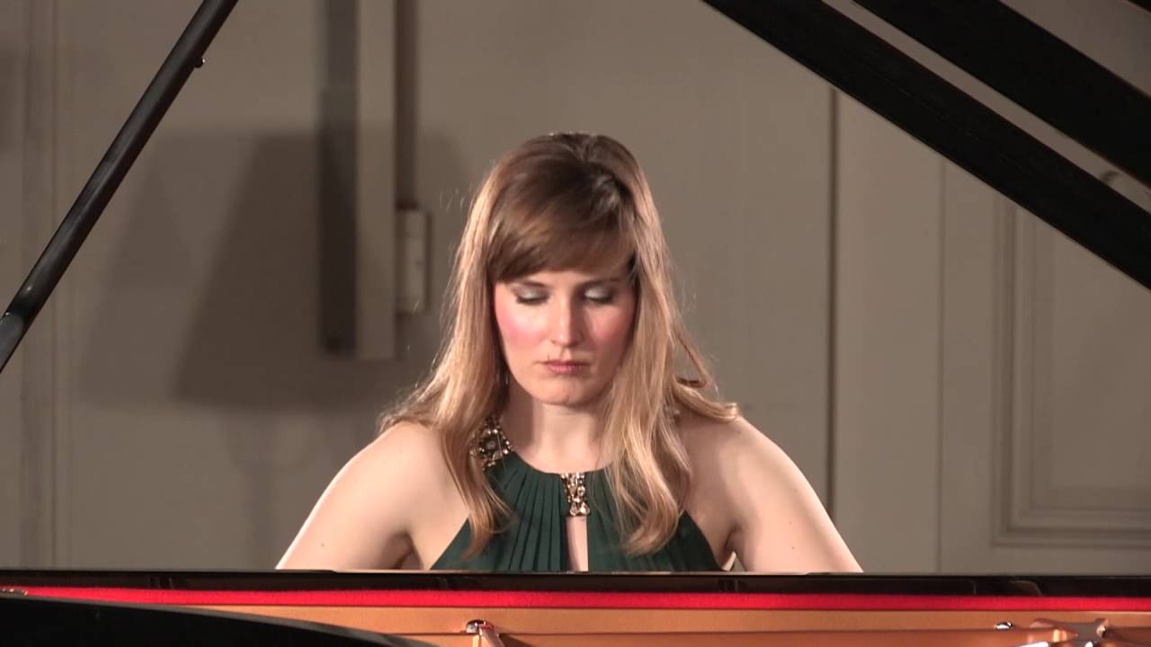 Amy E. Gustafson plays Debussy: Preludes, Livre II. VII. La terrasse ...