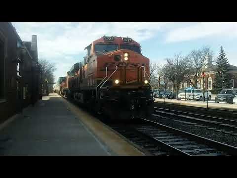 BNSF freight train #4227, #4449, #6206 is passing through LaGrange, Illinois. - YouTube