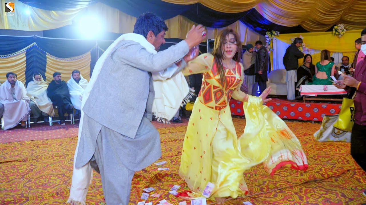 Charsi Malanga , Gul Mishal Pashto Dance Performance 2023 - YouTube