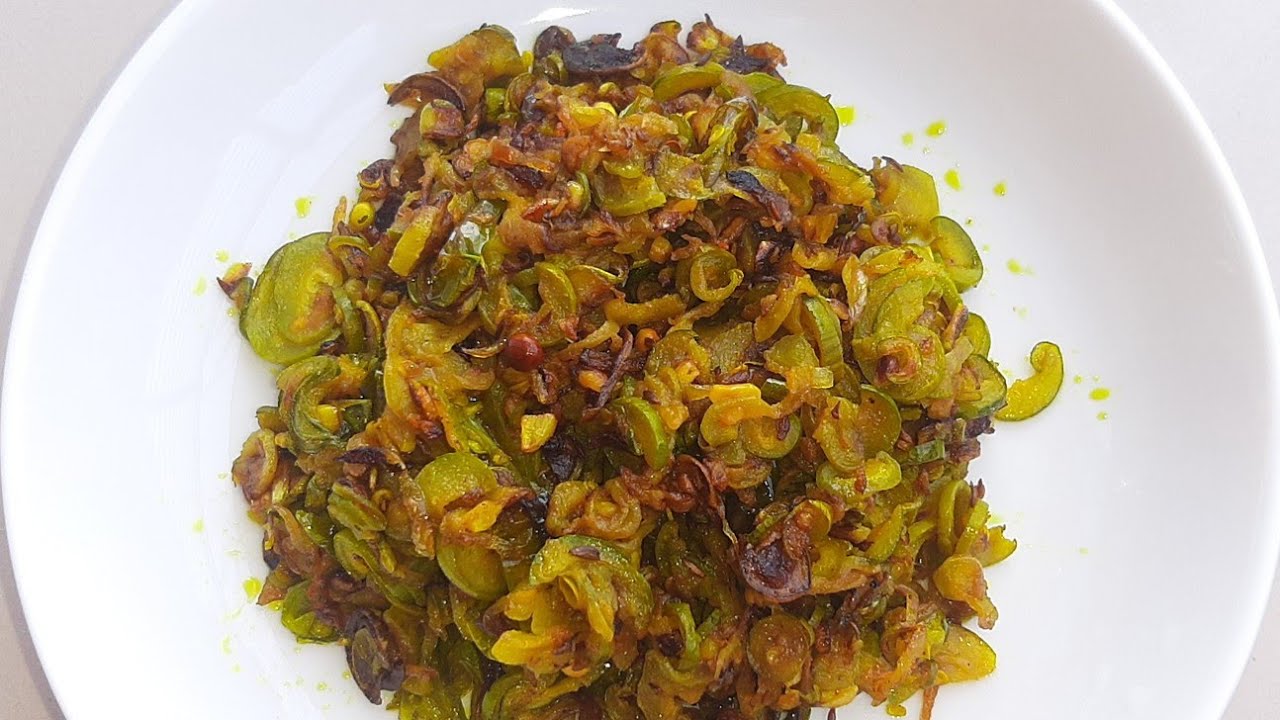 খুব সহজে মজাদার পটল ভাজি রেসিপি || Bengali mojadar potol recipe ...