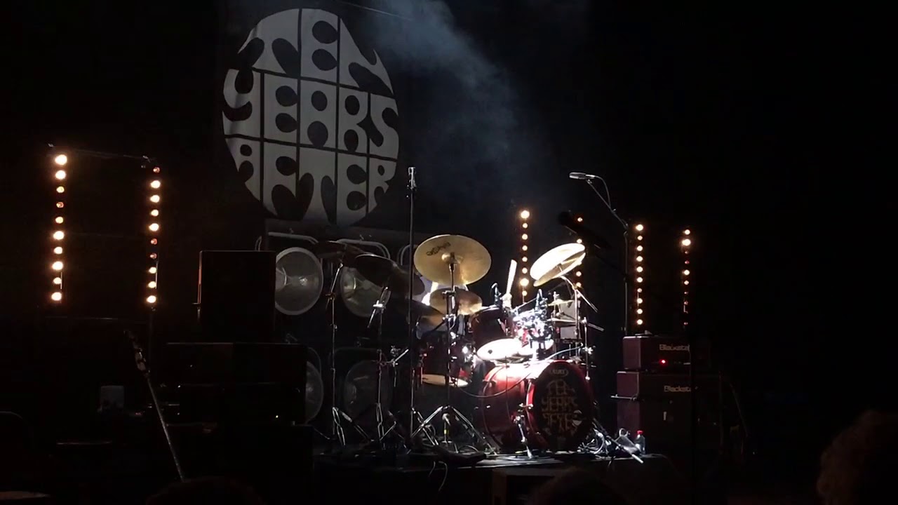 Ten Years After-Ric Lee-Amazing Drum Solo - YouTube