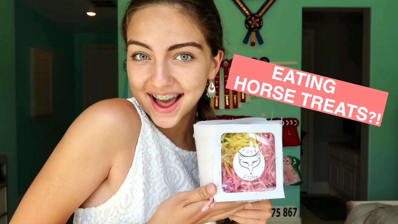 BARN VLOG // + FOXY KITCHEN Horse Treats REVIEW - YouTube