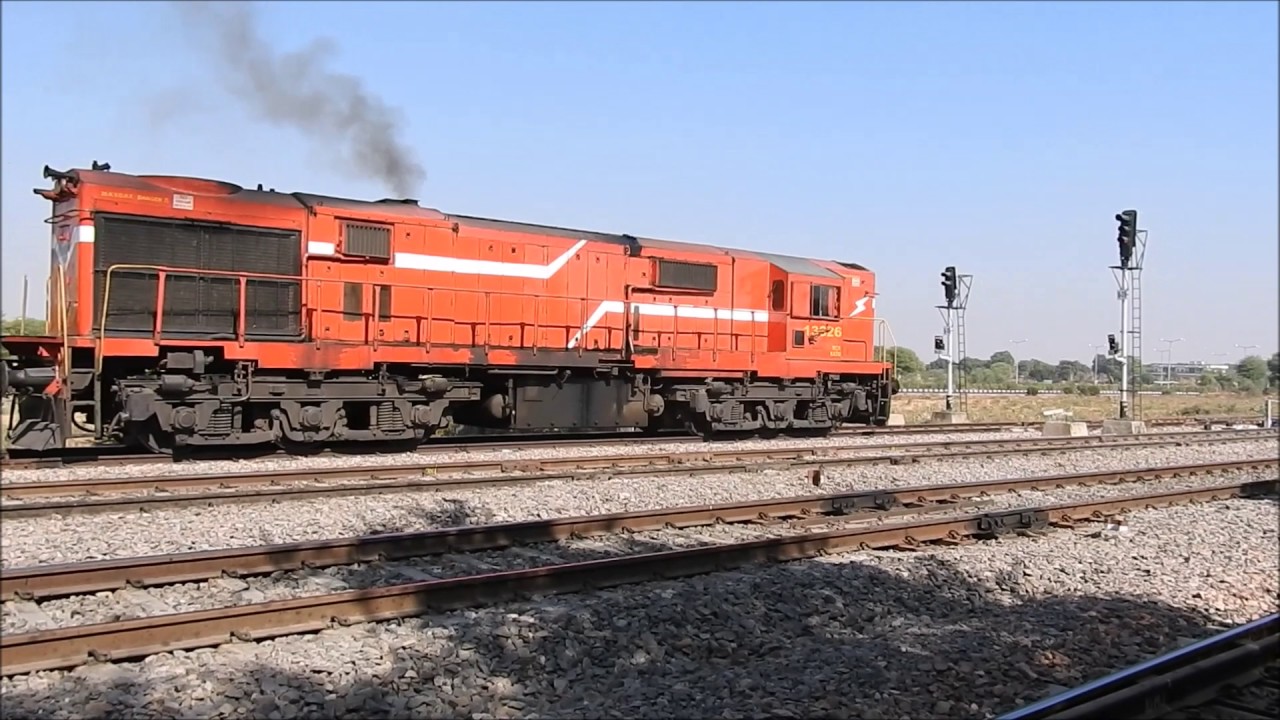 BGKT WDP4D Howrah-Jodhpur Superfast Tears Past Smoking KTE WDG3A ...