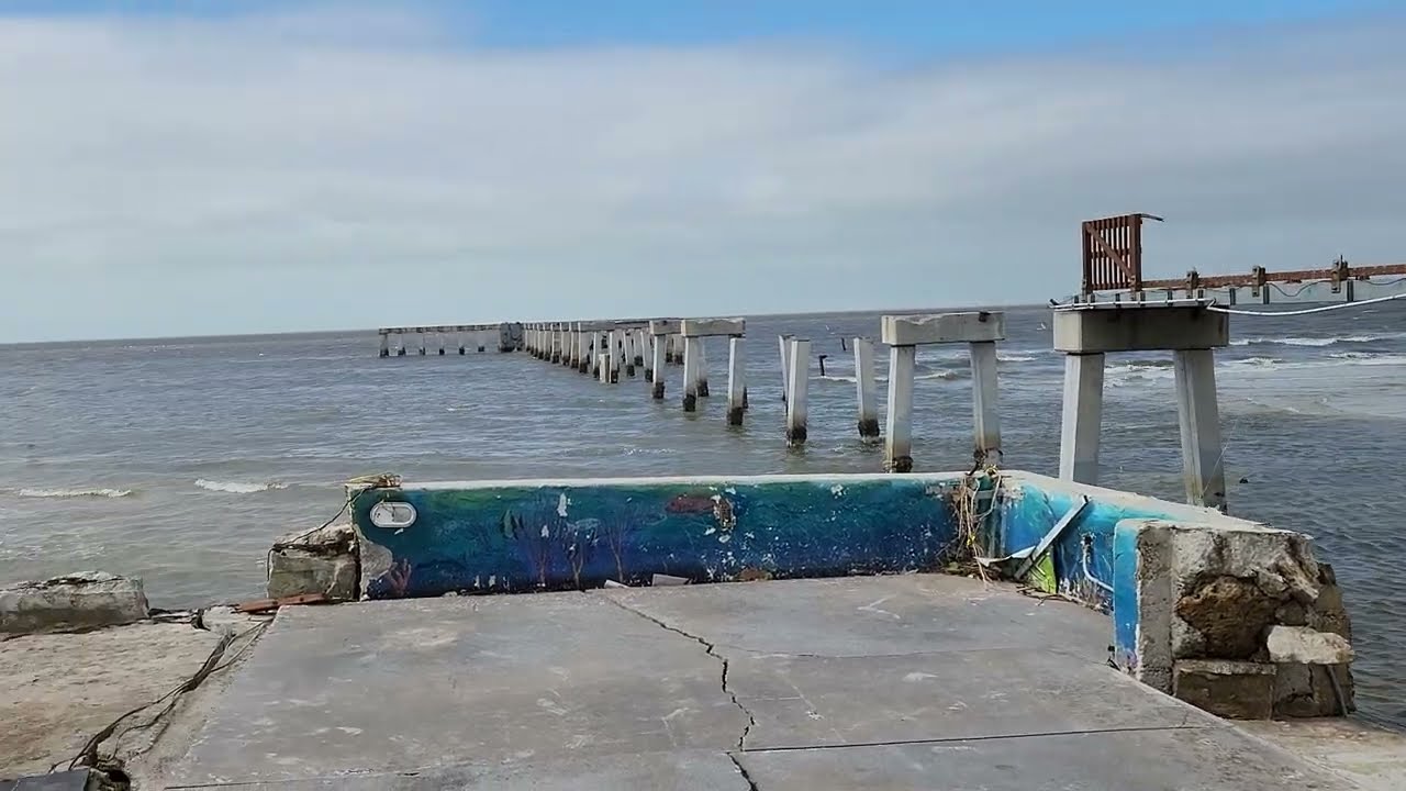 Fort Myers Beach Was Destroyed By The Devastating Hurricane Ian - YouTube