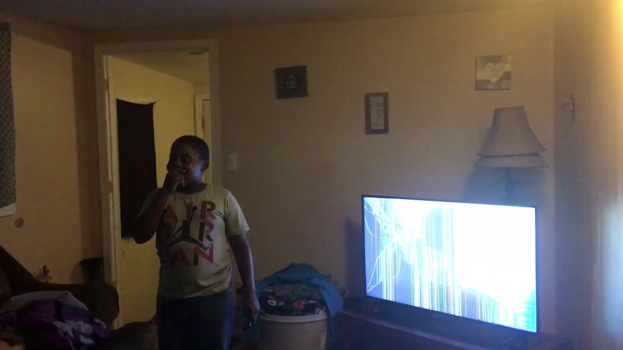 Broken tv prank - YouTube