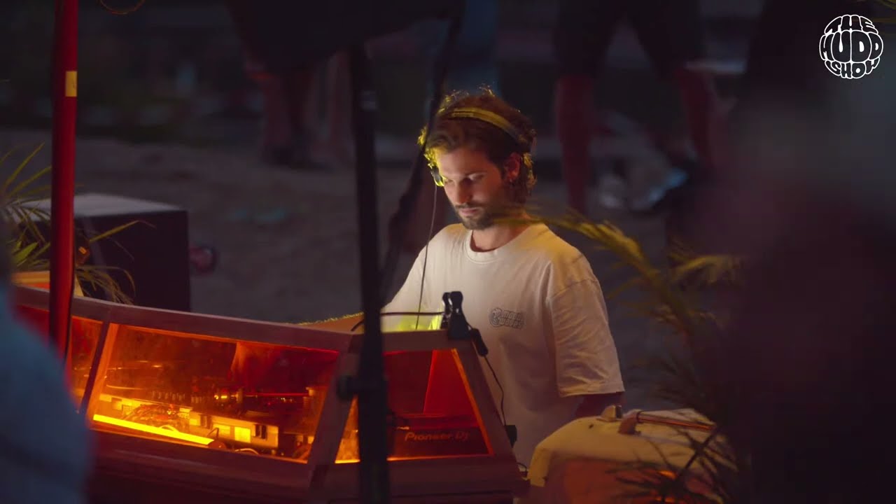 Locky Mazzucchelli | The MUDD Show - YouTube